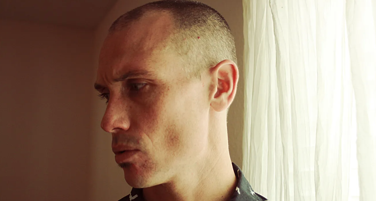 Brian Allen Carr on Being Stuck in the Middle ‹ Literary Hub