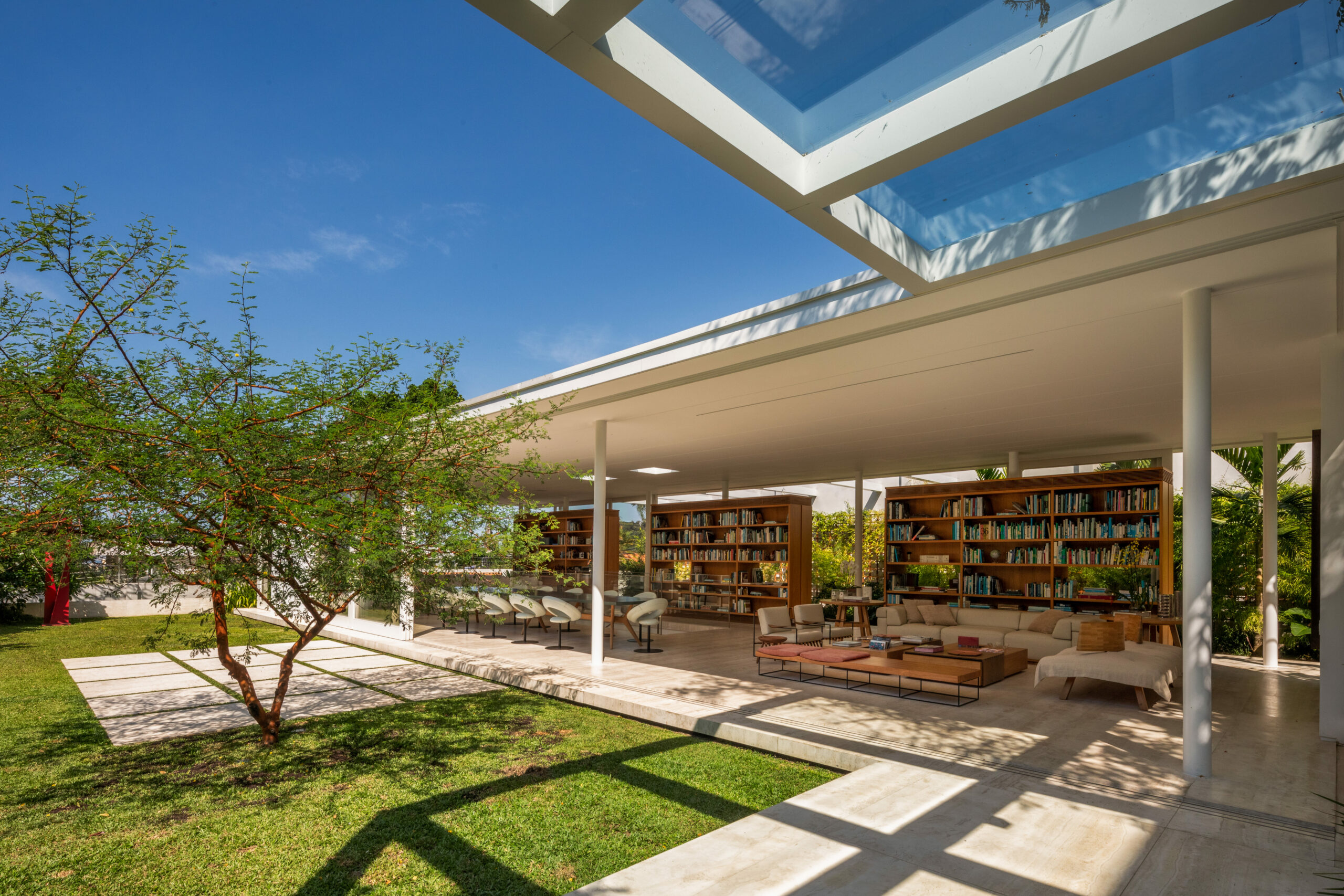 Literary Hub » Get away from it all in this Brazilian outdoor “book house.”
