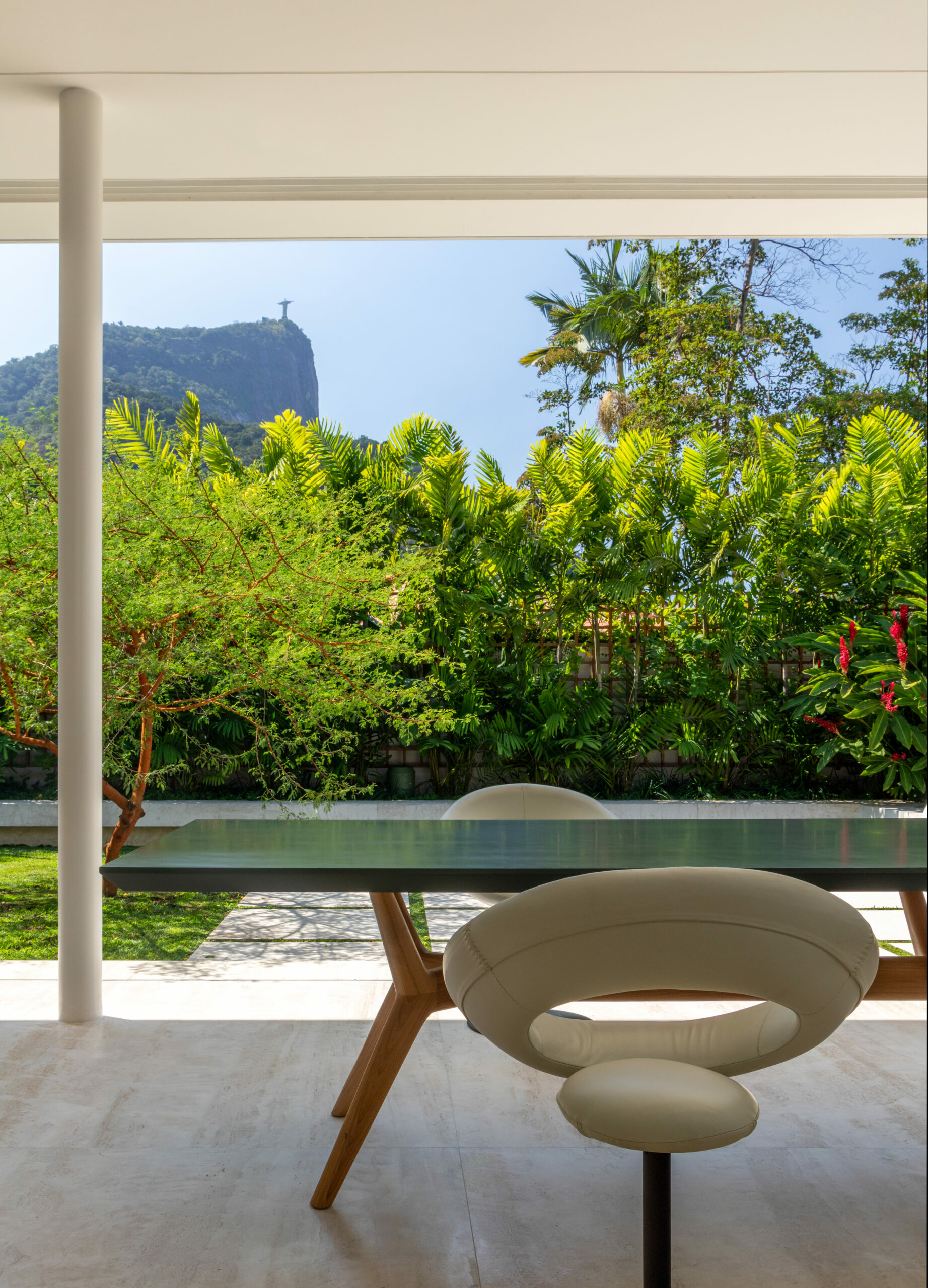 Literary Hub » Get away from it all in this Brazilian outdoor “book house.”