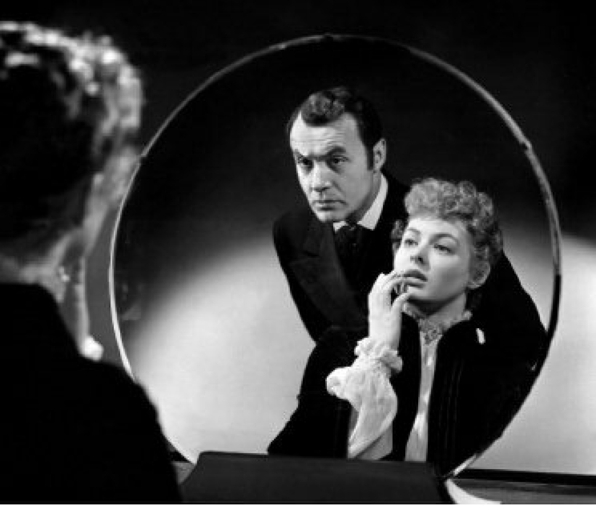 Six Classic Films Featuring Gaslighting ‹ CrimeReads